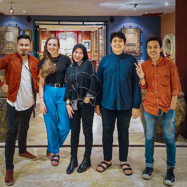 HOW IS 24Slides DIFFERENT? - 24Slides